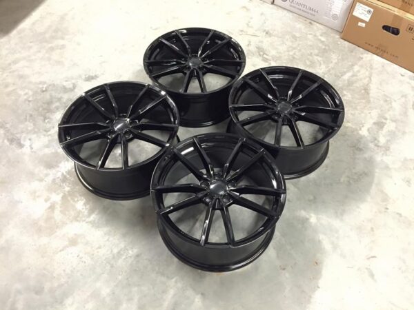 18″ VW Golf R Pretoria Style Wheels – Gloss Black – CMWheels