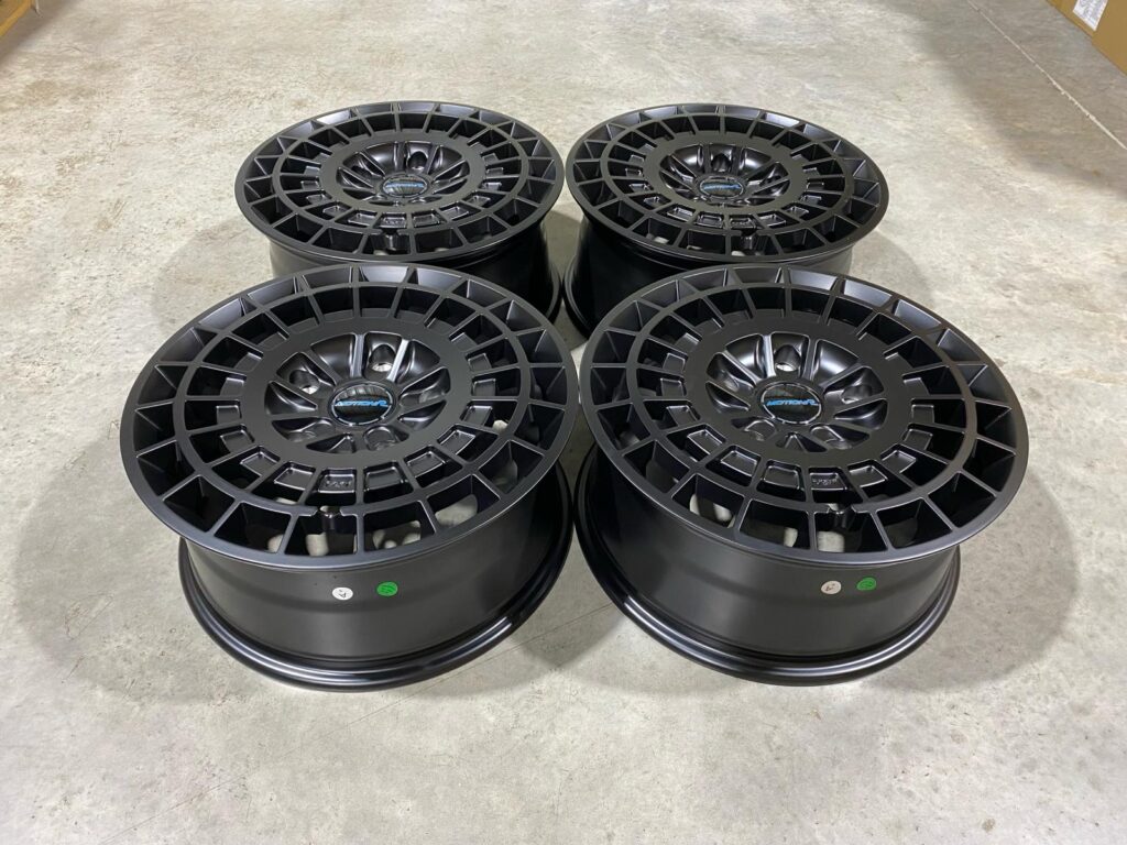 18″ Motion R VS1 Wheels – Satin Black – CMWheels