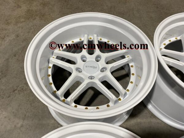 18″ Strom DS-05 Wheels – Gloss White – CMWheels