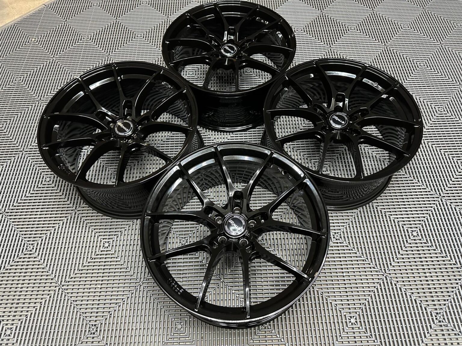 19″ Strom STR-F1 – Gloss Black – CMWheels
