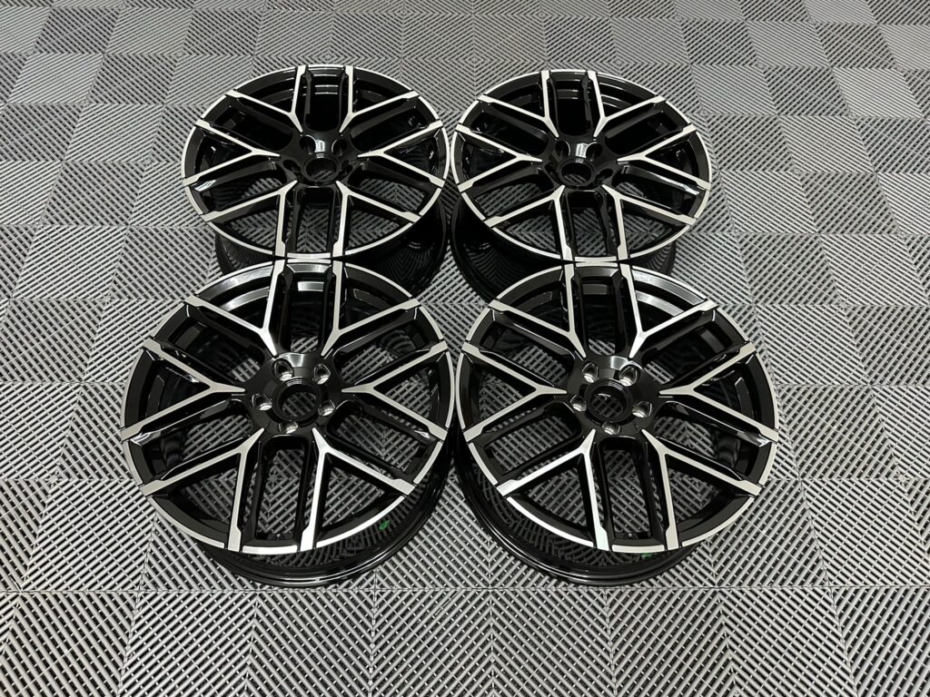 19″ 2025 RS Q3 Style Wheels – Gloss Black Machined – CMWheels